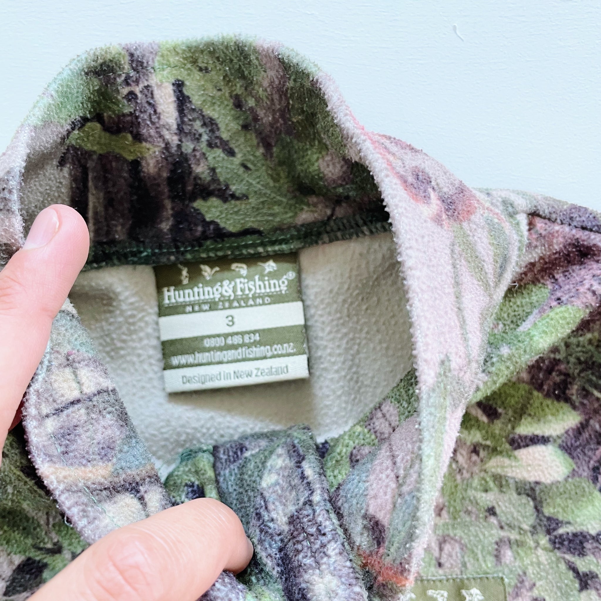 Hunting & Fishing New Zealand Jumper Green Bush (3y) – Thrifty Baby NZ